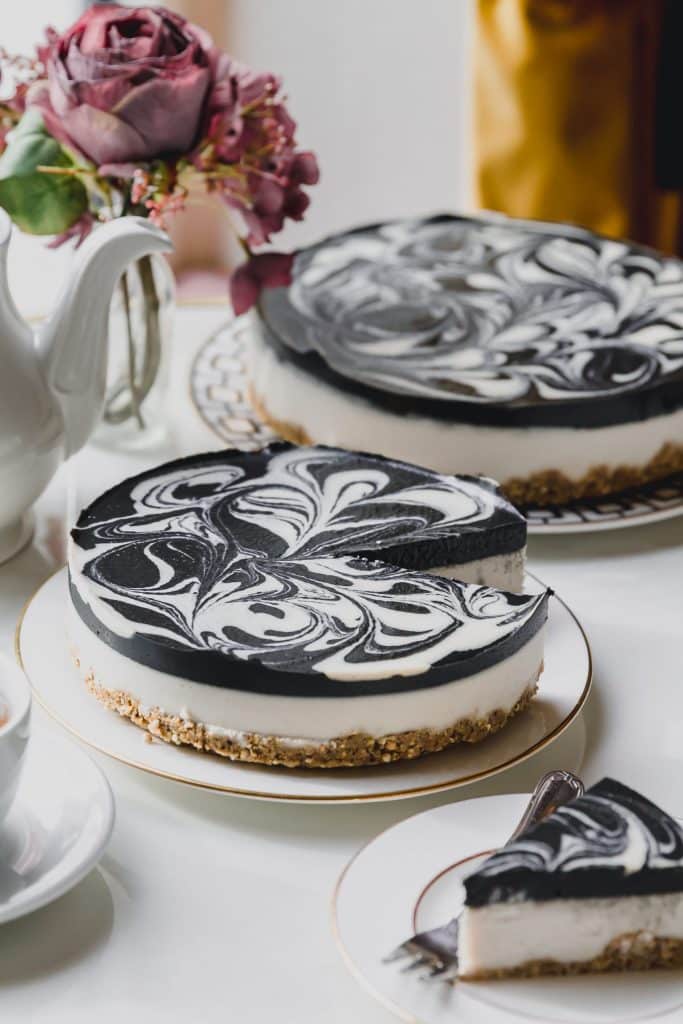 LICORICE CAKE – OSLO RAW